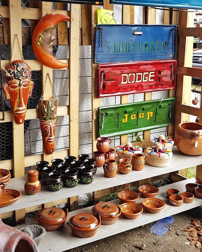 Rustic meets retro with these vintage-inspired metal signs and handcrafted pottery&mdash;perfect for that empty wall space crying out for character. 