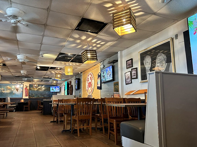 Where nautical meets comfortable in perfect harmony. The kind of place where you can wear flip-flops while eating food worthy of white tablecloths.