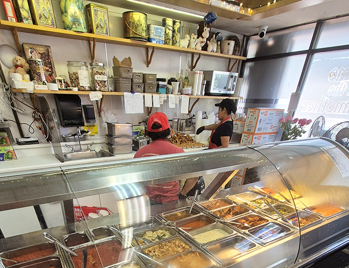 Behind every great deli is a team of sandwich artists working their magic. These are the hands that feed LA's Italian food obsession.