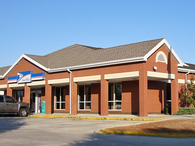 Neither snow nor rain nor heat… This brick Macclenny Post Office delivers charm in every architectural detail.