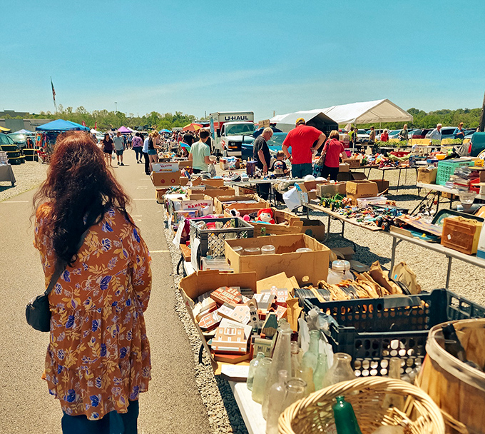 Trader Jack's outdoor expanse stretches to the horizon. Those vintage signs would look perfect in your game room!