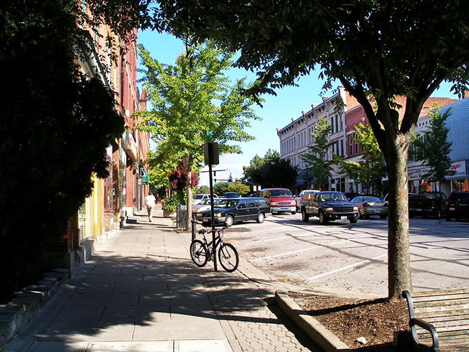 This street scene could be from 1950 or yesterday&mdash;that's the magic of a well-preserved historic town!