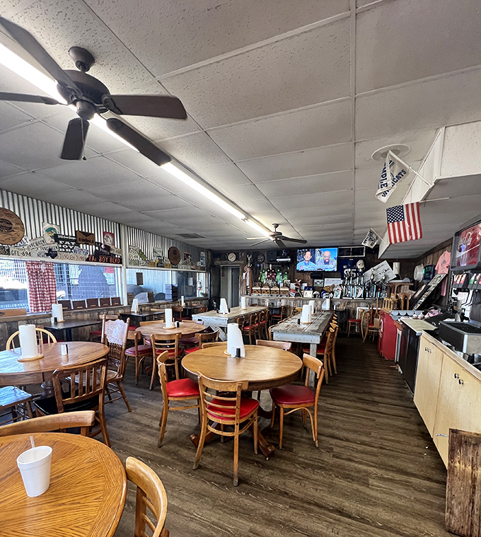 The dining room feels like Texas' living room&mdash;unpretentious, welcoming, and ready for serious eating business.