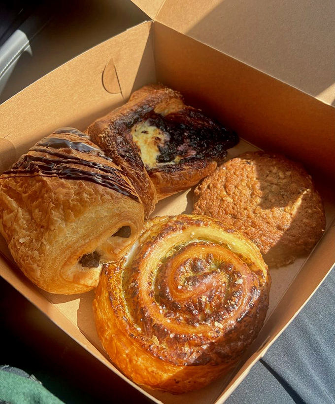 The pastry box of dreams! Like a greatest hits album where every track is a chart-topper. I'd listen to this box on repeat.