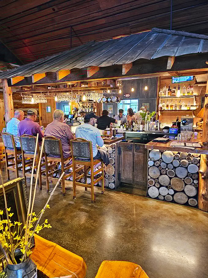 Where wilderness meets refinement. This bar's log-cabin aesthetic and cross-section wood panels make every drink feel like a toast to adventure.