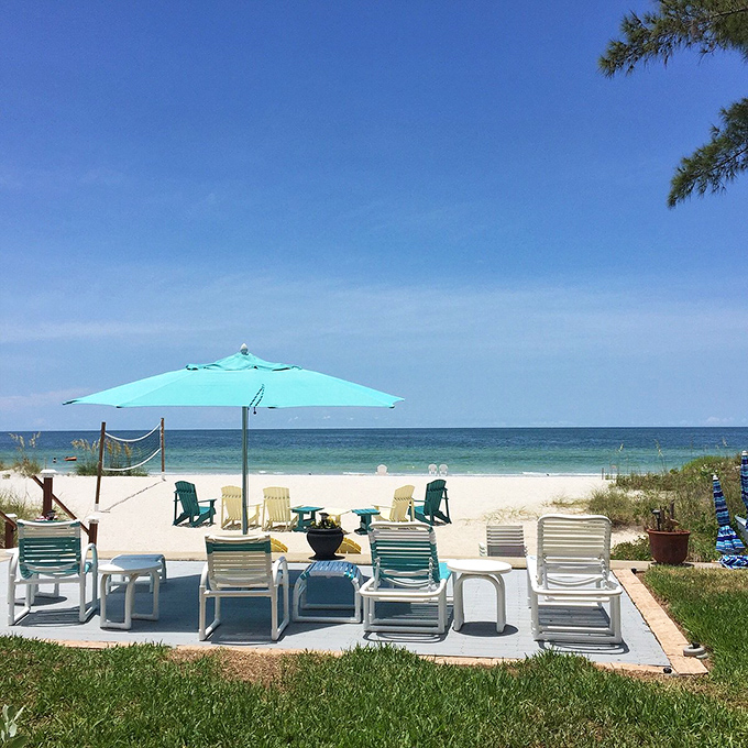 Waterfront dining perfection - where every meal comes with a side of stunning views and gentle breezes.