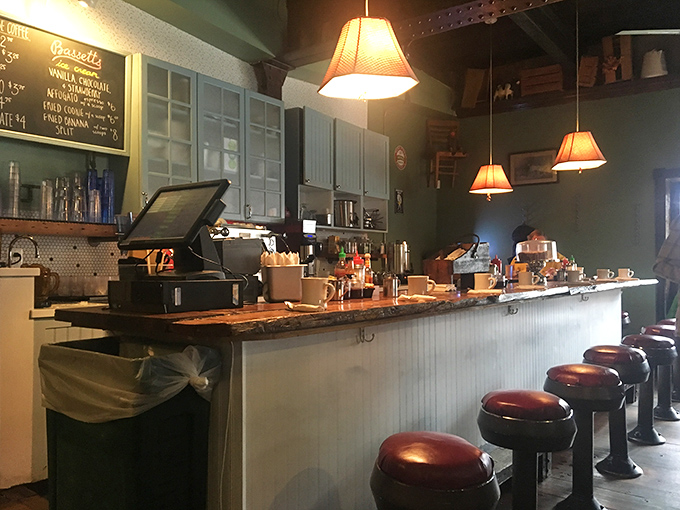 Counter seats: front-row tickets to the breakfast show, where leather stools have cradled countless conversations and coffee contemplations.