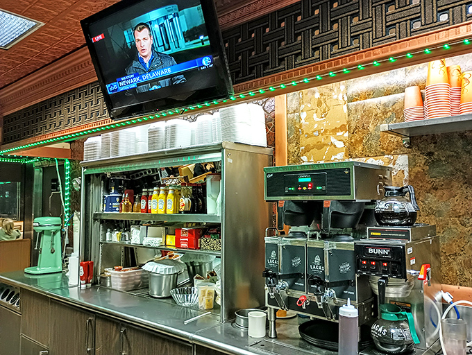 The beating heart of any proper diner&mdash;a counter where coffee cups are never empty. Watch short-order magic happen while perched on swiveling stools.