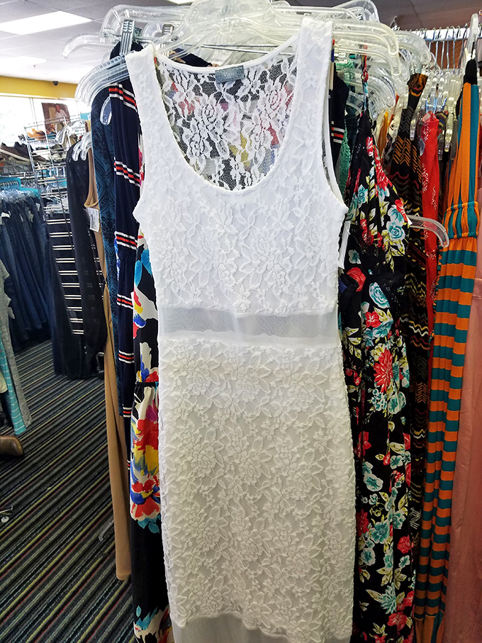 From casual day looks to special occasion pieces, the dress selection offers something for every Delaware social calendar.