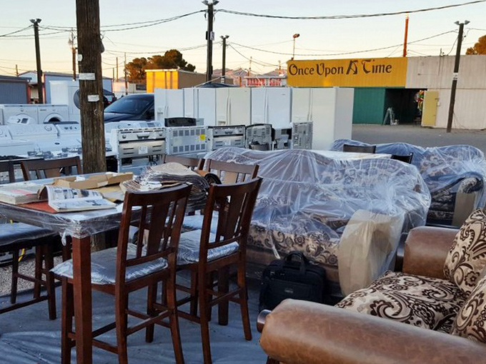 Dining sets and sofas bask in the Arizona sunset, waiting for their forever homes. Furniture shopping that feels more like a neighborhood block party.