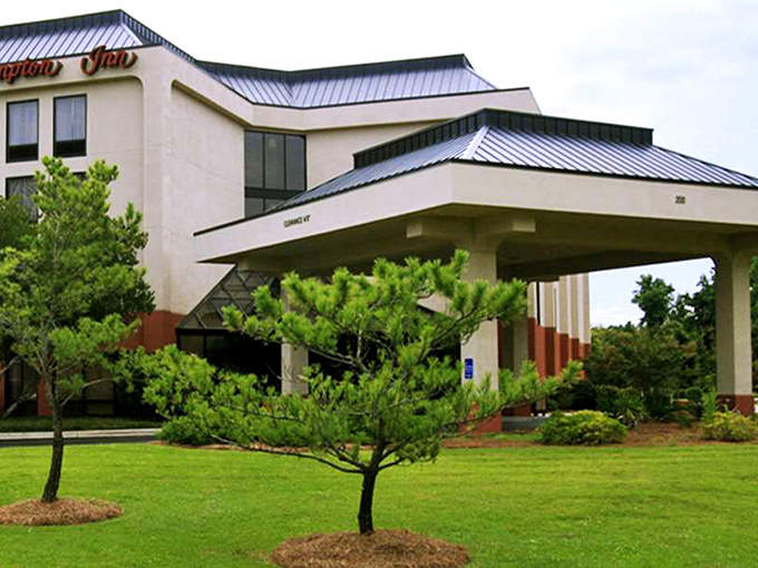 Hampton Inn provides modern comfort amid New Bern's historic charm. After a day of exploration, those pillows will feel like clouds designed by angels with advanced degrees in comfort.