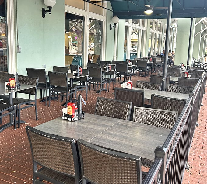 Al fresco dining Florida-style, where the sunshine is free and the coffee refills are endless.