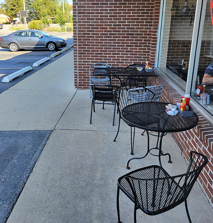 Al fresco dining, diner-style. These sidewalk tables aren't trying to be Parisian&mdash;they're pure Lombard, Illinois, where fresh air enhances your breakfast experience.