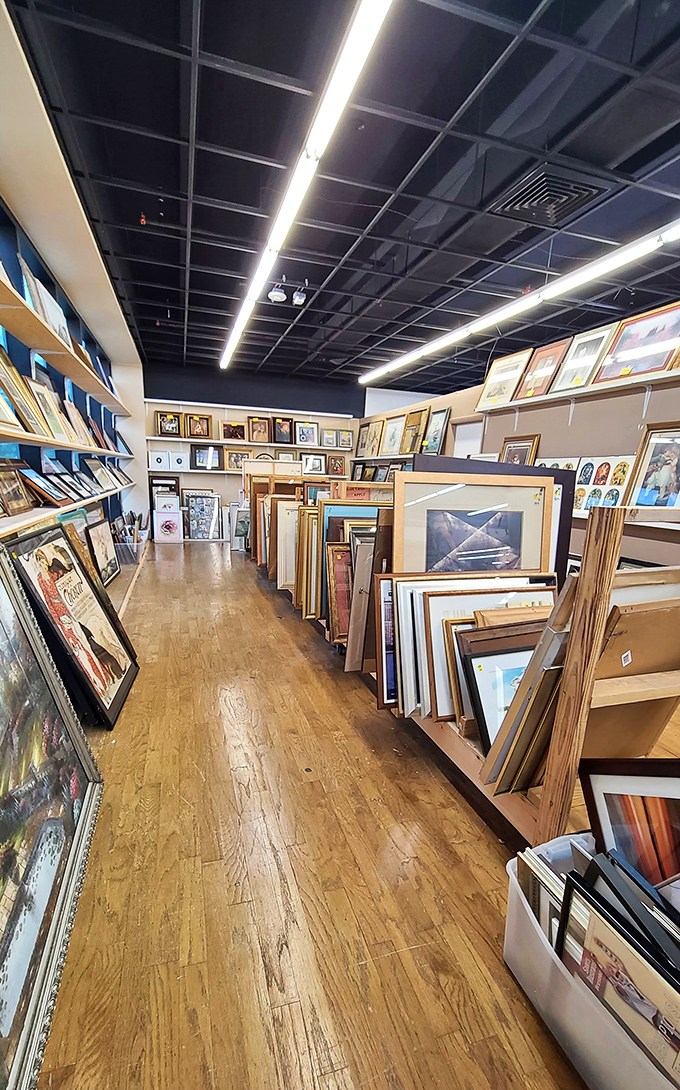 An art collector's dream alley&mdash;where paintings wait patiently for someone to recognize their second-chance potential.