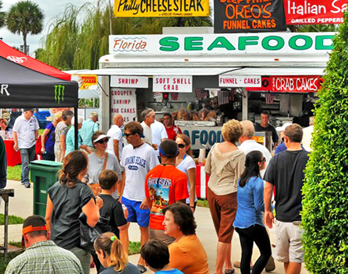 Nothing draws a crowd like the promise of fresh Florida seafood. These food festival lines move with the determined patience of people who know the wait is worth it.