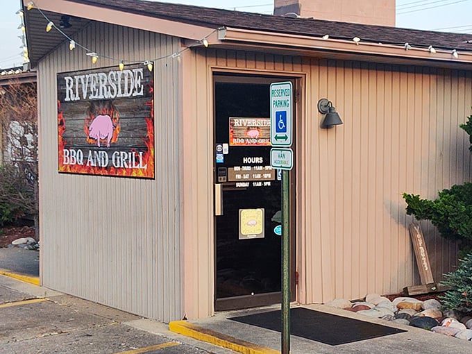 Riverside BBQ proves good things come in humble packages. That pig sign isn't lying&mdash;follow your nose and prepare for sauce-stained happiness.