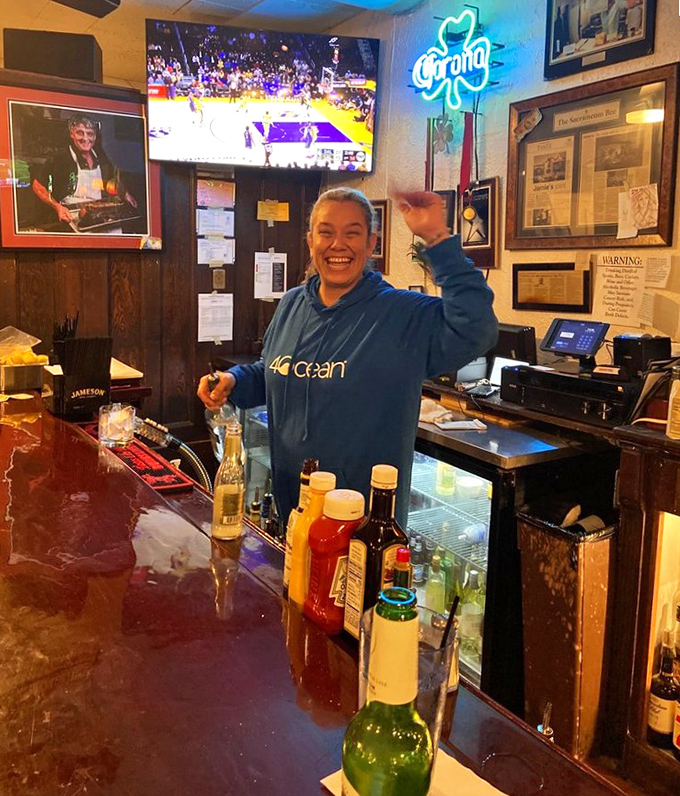 The enthusiasm behind the bar matches the quality on the plate. Jamie's staff treats customers like guests at their own dinner party. 