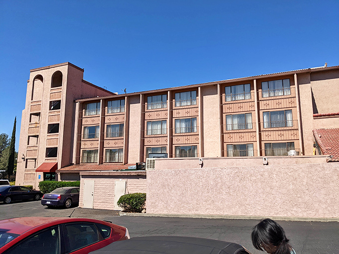 Budget-friendly accommodations mean more money for fishing gear and boat rentals. This inn understands vacation math perfectly.