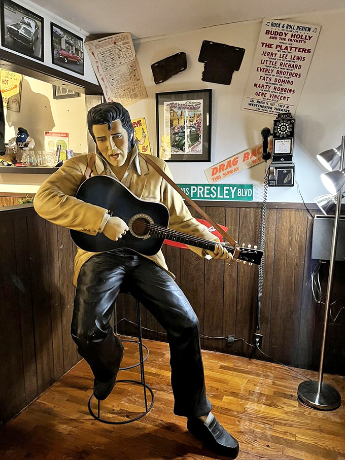Elvis hasn't left the building&mdash;he's permanently stationed at Mac's, eternally serenading diners with silent rockabilly charm.