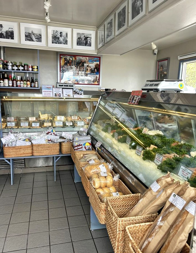 The ordering counter operates like a well-oiled machine &ndash; no nonsense, just "what'll you have?"