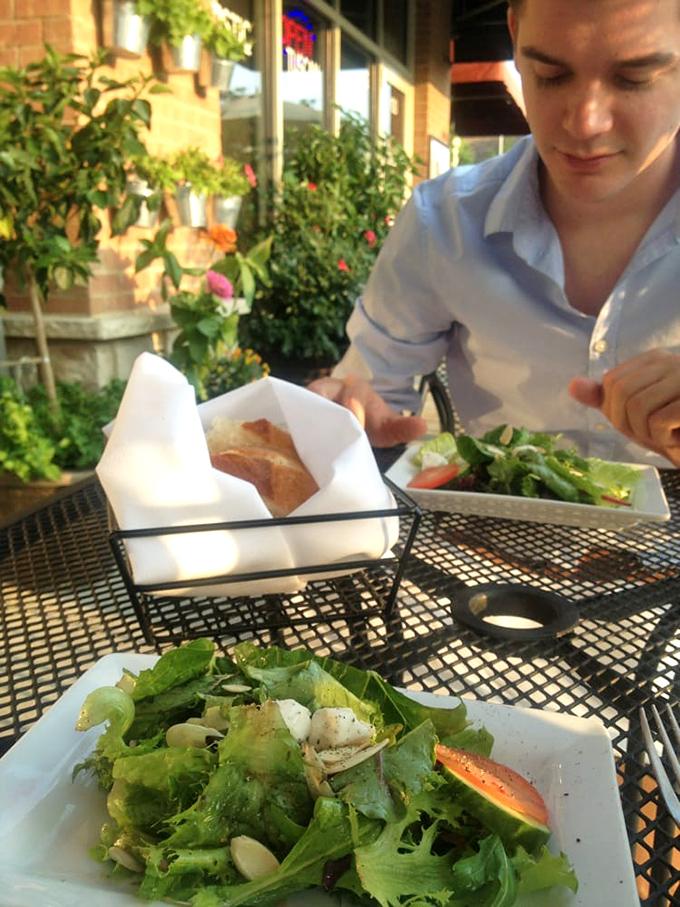Al fresco dining with fresh bread and garden-crisp salads&mdash;because sometimes the best Italian meals begin with the simplest ingredients.