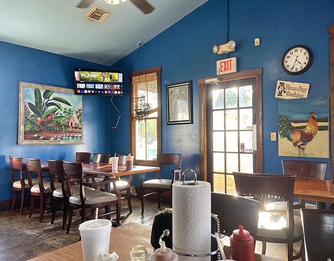 The dining room at Al's proves that great food doesn't need fancy surroundings &ndash; just enough space for friends, family, and a roll of paper towels.