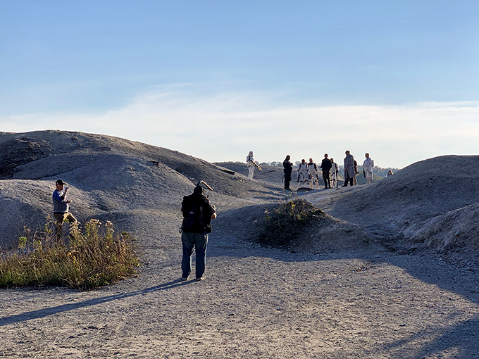 Photography enthusiasts gather like pilgrims at this scenic shrine, capturing memories that cameras can barely contain.