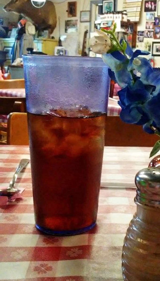 Sweet tea served in glasses big enough to swim in &ndash; Texas-style hydration at its finest.