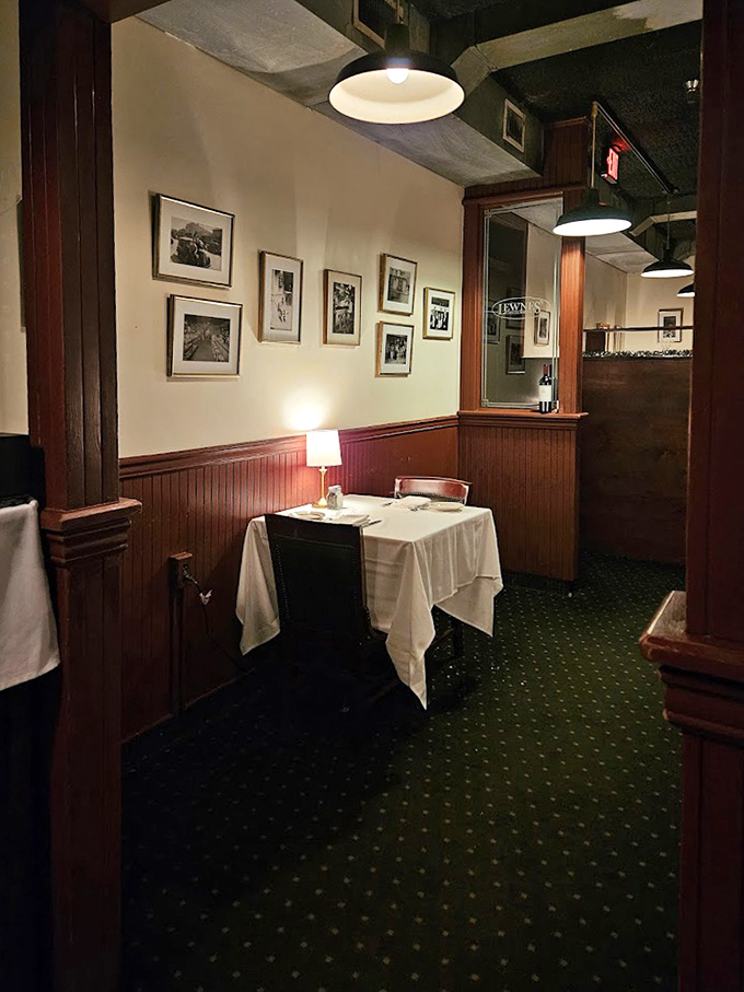 Intimate dining nooks that make every meal feel special. That wood paneling has absorbed decades of happy conversations and celebratory toasts.