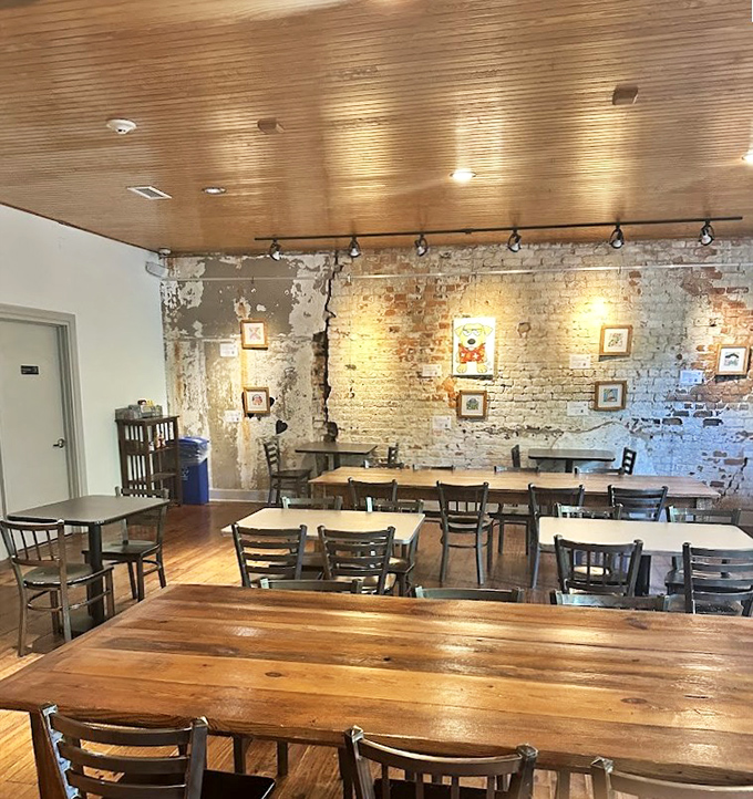 The dining room feels like that cool friend's apartment &ndash; the one with perfect lighting, comfortable seating, and walls that could tell fascinating stories.