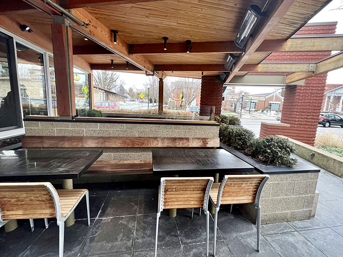 Outdoor seating that brings the indoors out. Perfect for those "too nice to be inside" Ohio days that locals cherish like rare gems.