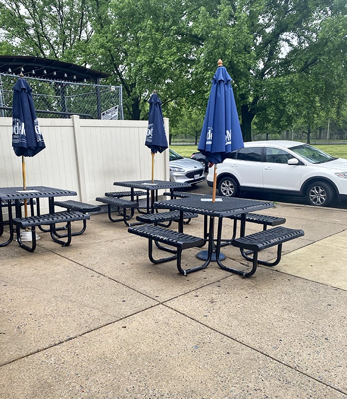 Al fresco dining, Philly-style. These outdoor tables offer a chance to savor your sandwich while soaking in the neighborhood vibes.