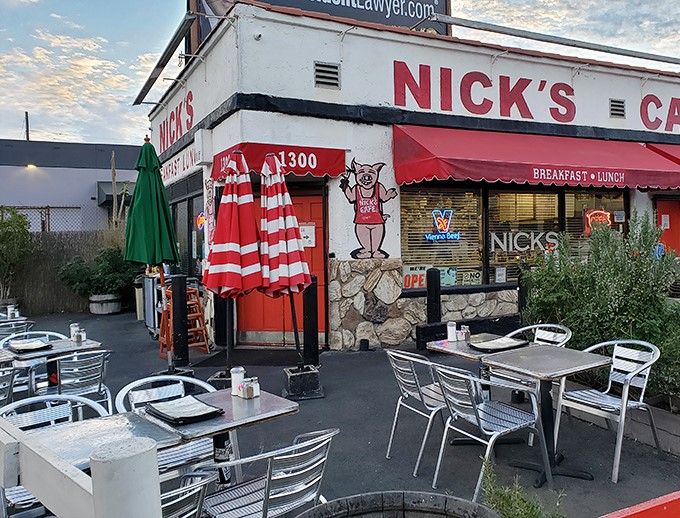 Outdoor seating where the California sunshine is a free side dish. The red door beckons like the entrance to a breakfast wonderland.