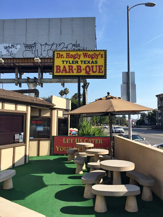 Outdoor seating for those rare moments when the smell of barbecue isn't enough and you need the full sensory experience of Van Nuys Boulevard.
