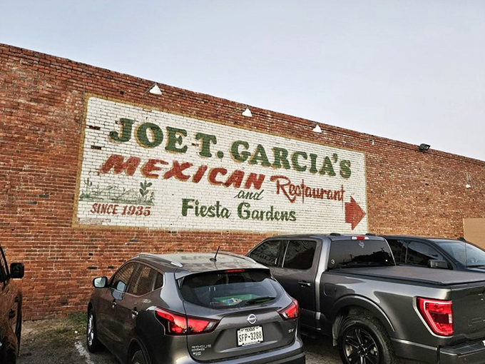 This fountain isn't just decorative—it's witnessed more marriage proposals, celebrations, and tequila-inspired declarations than a Vegas chapel.