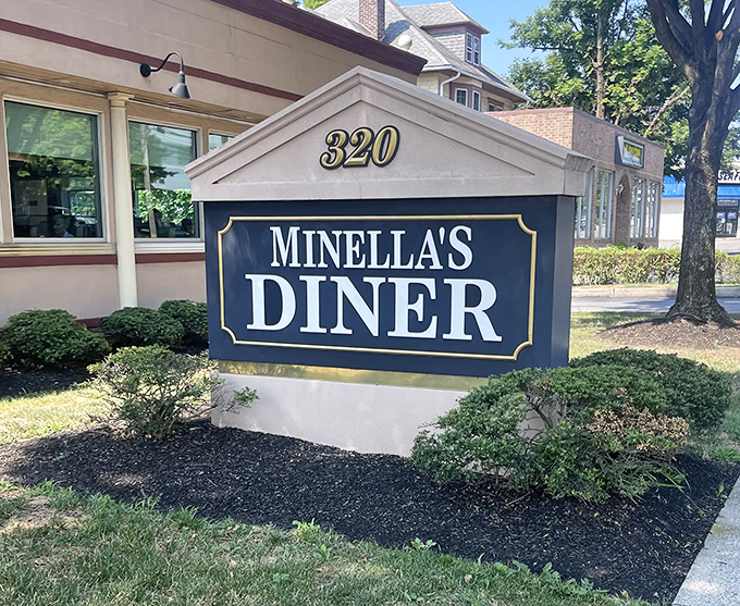 The sign that's guided hungry Pennsylvanians to comfort food bliss since before GPS could tell you where to find a decent slice of pie.