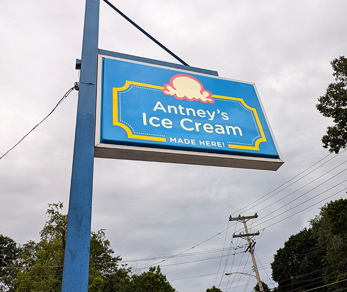 The iconic Antney's sign stands tall, guiding sweet-toothed pilgrims to their frozen destination from miles around.