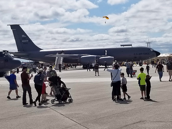 Air shows bring out the kid in everyone. Nothing says "American summer" like families gathering to marvel at these magnificent flying machines. 