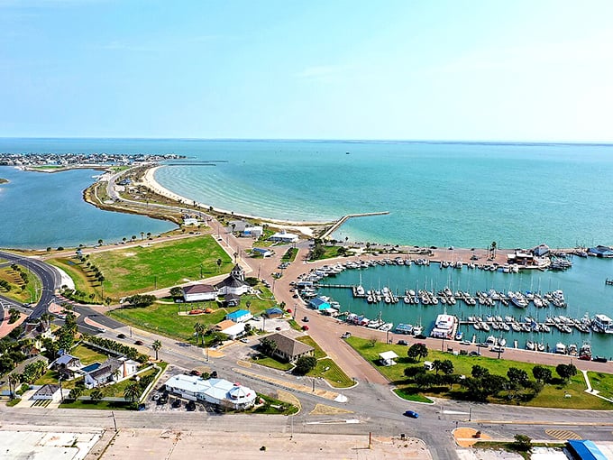Rockport's harbor view captures the perfect marriage of land and sea&mdash;a relationship that's lasted longer than most Hollywood marriages.