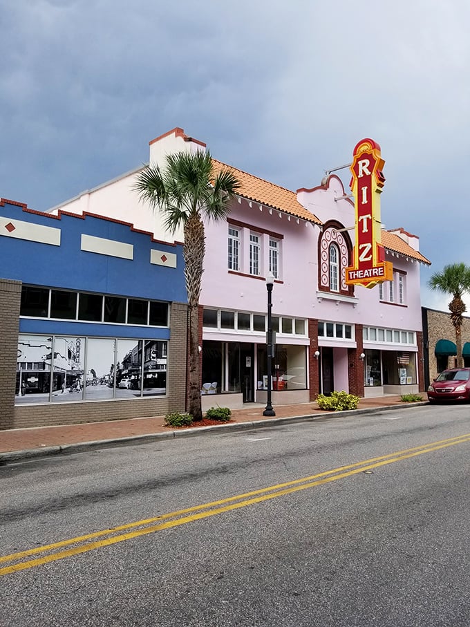 Retro neon, pastel charm, and palm trees? It&rsquo;s like Florida&rsquo;s version of a drive-in movie dream.