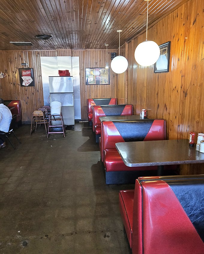 Empty booths never look lonely here&mdash;they look like possibilities waiting to happen over plates of comfort food.