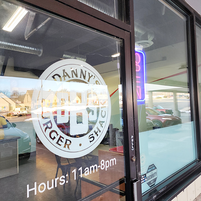 Those hours on the door&mdash;11am to 8pm&mdash;represent the daily window of opportunity for burger bliss. Plan accordingly. 