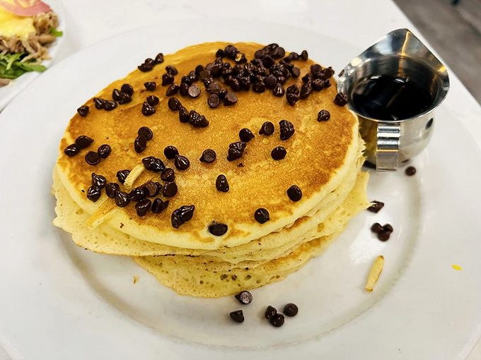 These chocolate chip pancakes don't just have chocolate chips&mdash;they're having a meaningful relationship with them.