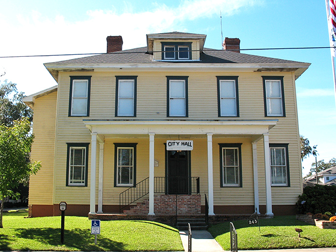 City government never looked so homey. This yellow house-turned-City Hall proves that bureaucracy can indeed have a friendly face.