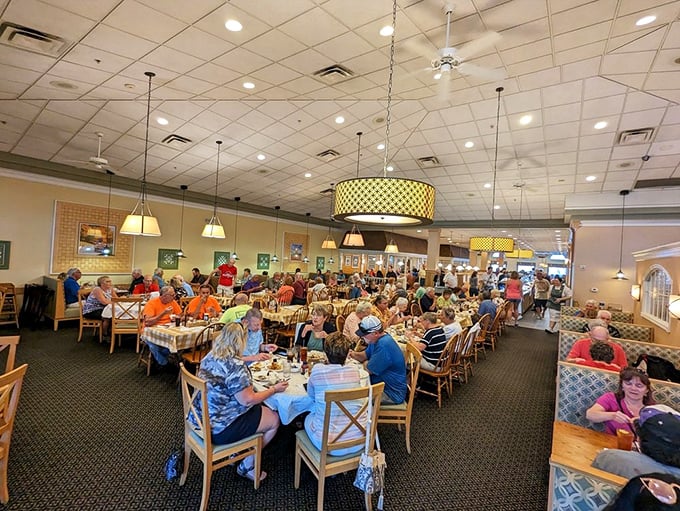A full dining room speaks volumes&mdash;these people didn't accidentally wander in; they came on a mission for mashed potatoes and pie.