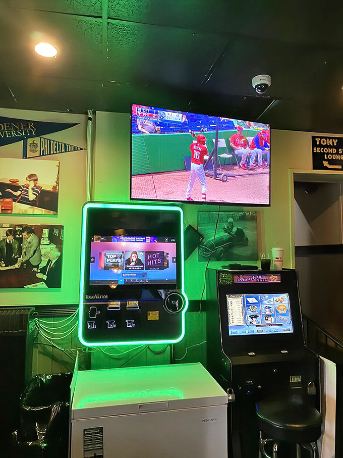 Entertainment options abound, but let's be honest &ndash; the real show here is what happens when your food arrives at the table.