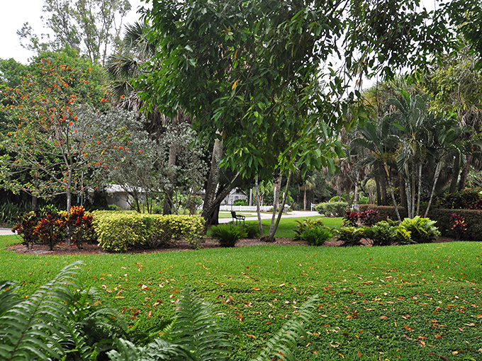 Galvin Park's lush landscaping showcases Florida's horticultural showing-off &ndash; where plants compete in an unspoken "who's most photogenic" contest.