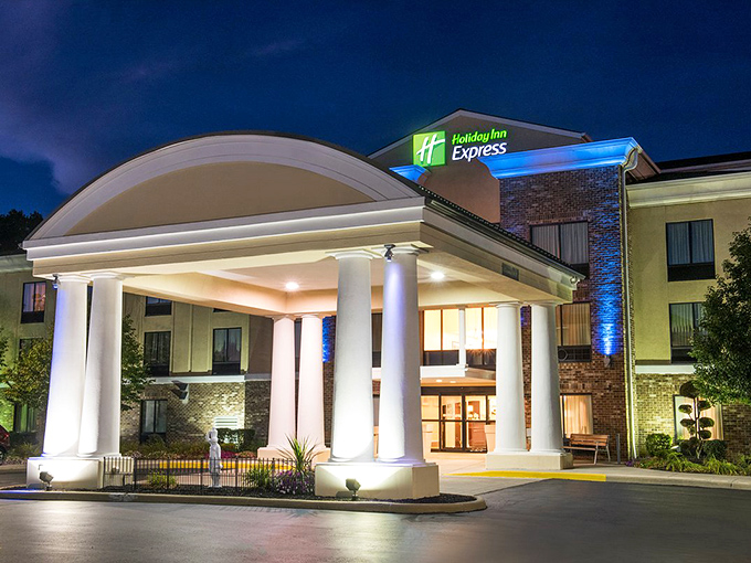 The Holiday Inn Express offers visiting family members upscale comfort without upscale prices&mdash;another example of Hermitage's practical approach to the good life.