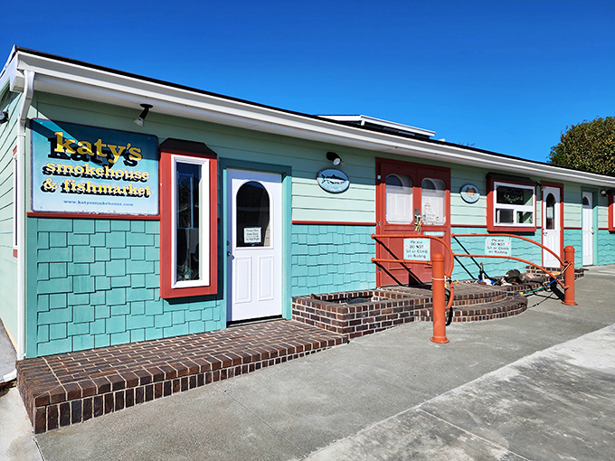 Katy's colorful fa&ccedil;ade is like a maritime mood ring&mdash;cheerful turquoise and coral hues that perfectly match its seafood specialties.