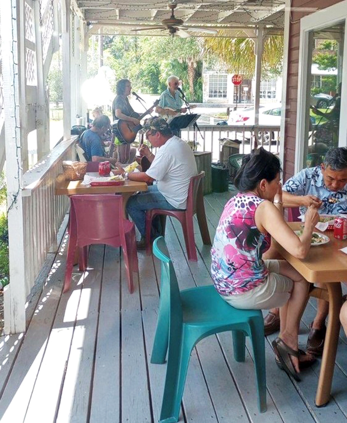 Nothing pairs with pulled pork quite like live music on a lazy Florida afternoon.